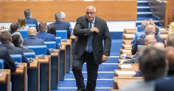 Депутатите излизат във ваканция Борисов видя големи постижения опозицията критикува остро